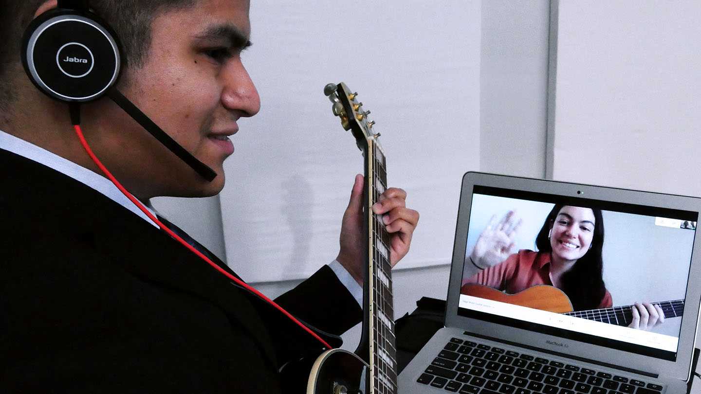 Expert Online Music Lessons at Sage Music School