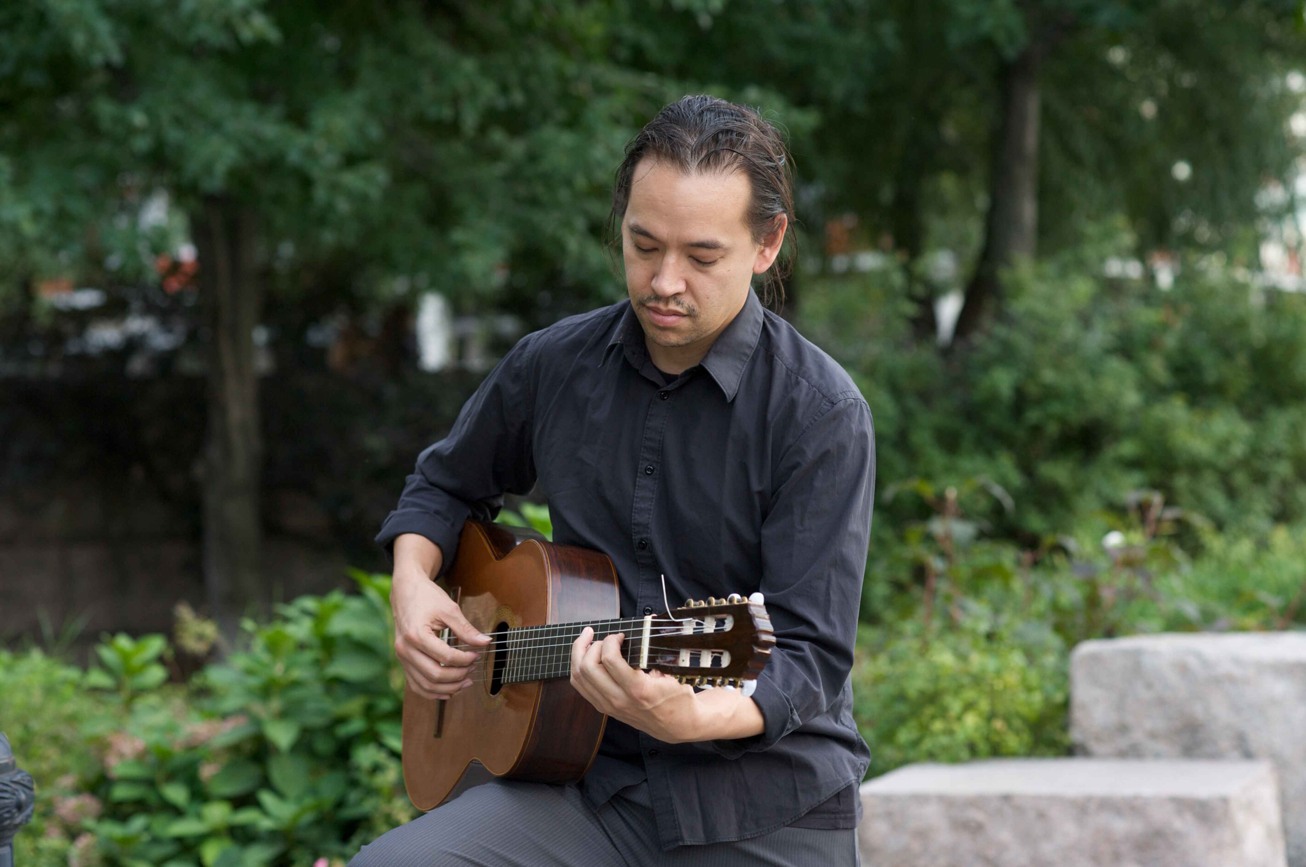 Sage and Taro play Dufay's Sequuntur Cantiones Sine Textu